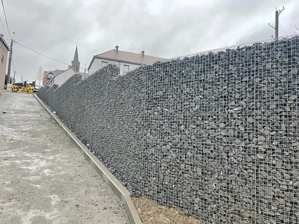 Stoneboxes in combination with our CLF10GS retaining walls | CBS beton